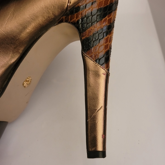 Dereon | Shoes | Dereon Platform Bootie Heels Beyonce Obsessed Bronze ...